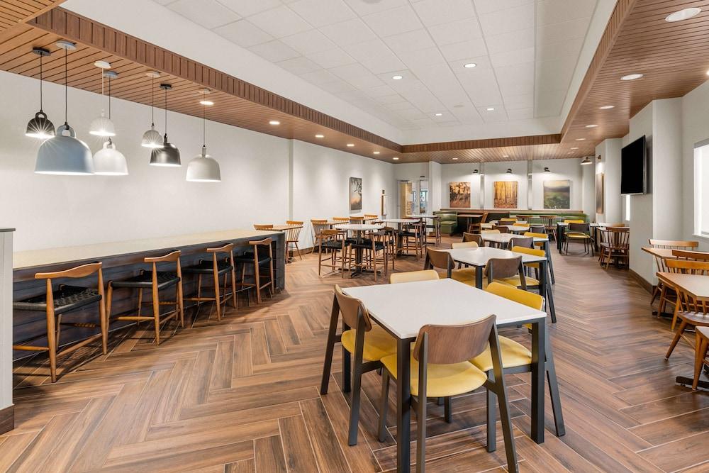 Holiday Inn Express & Suites Seattle - City Center 2026 Deals