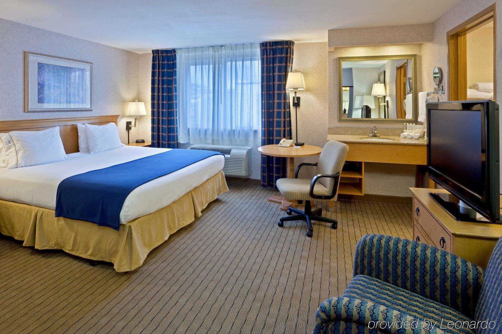Holiday Inn Express & Suites Seattle - City Center 2026 Deals