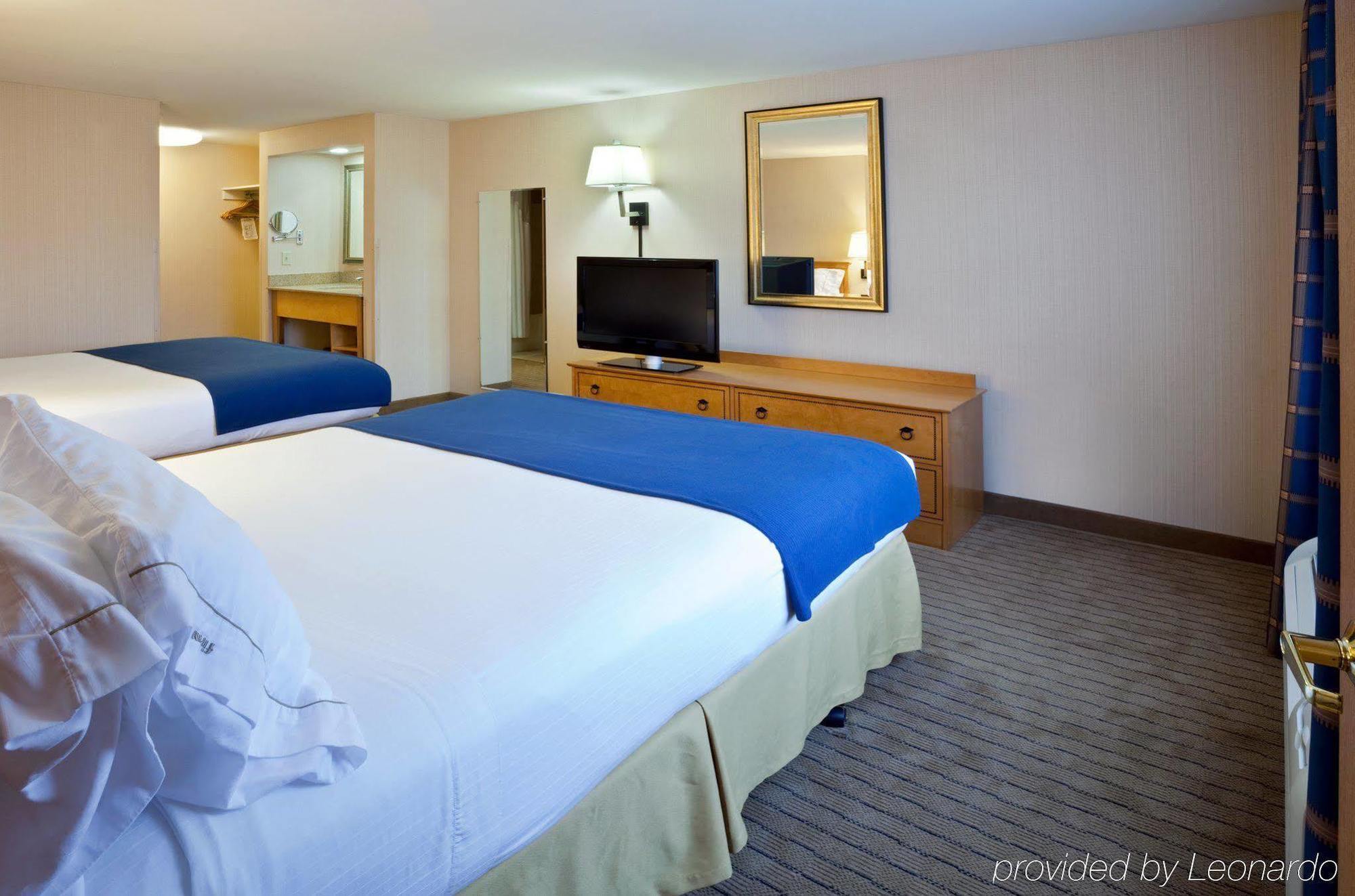 Holiday Inn Express & Suites Seattle - City Center 2026 Deals
